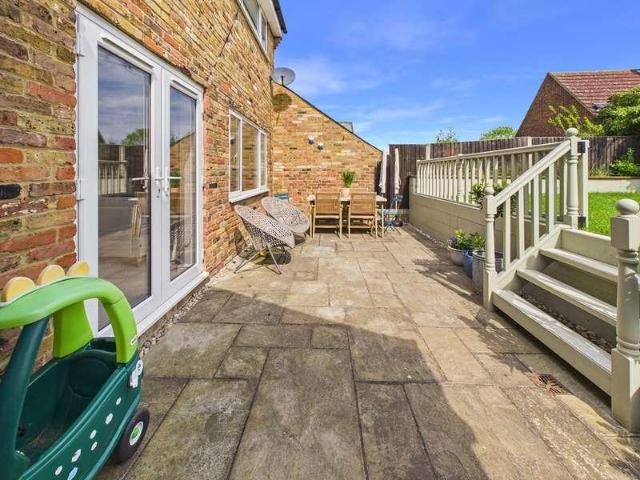4 bed house for sale