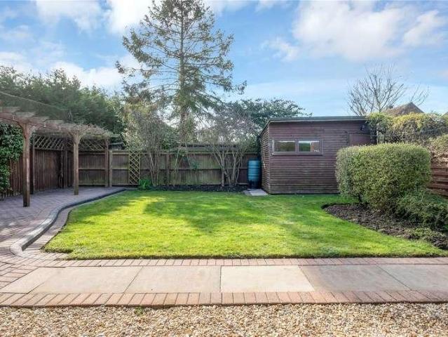 4 bed house for sale