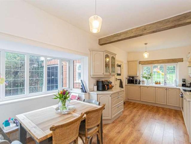 4 bed house for sale