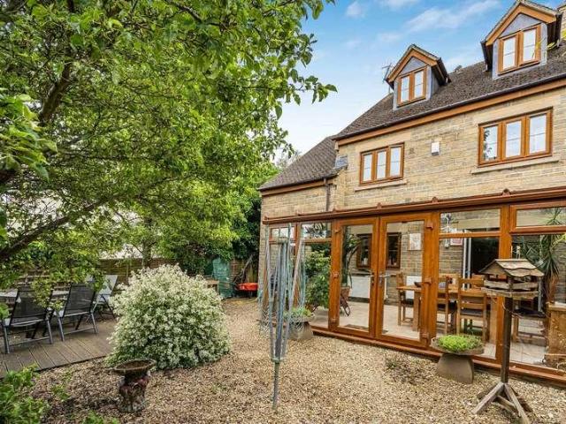 4 bed house for sale