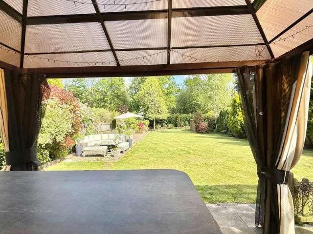 4 bed house for sale