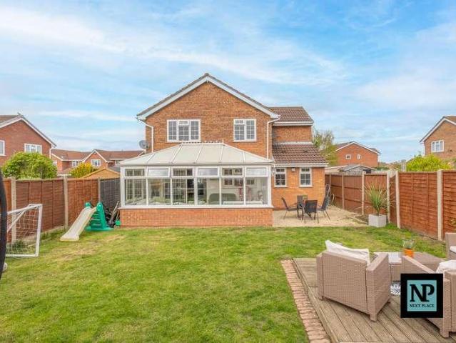 4 bed house for sale