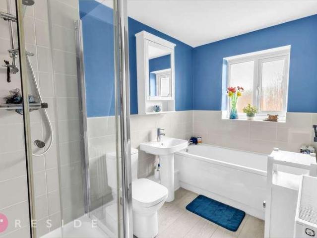 4 bed house for sale