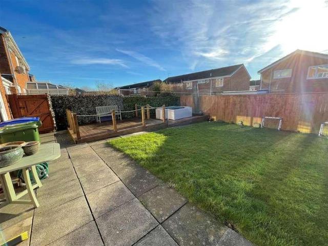 4 bed house for sale