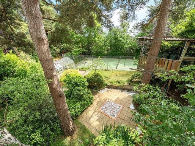 4 bed house for sale