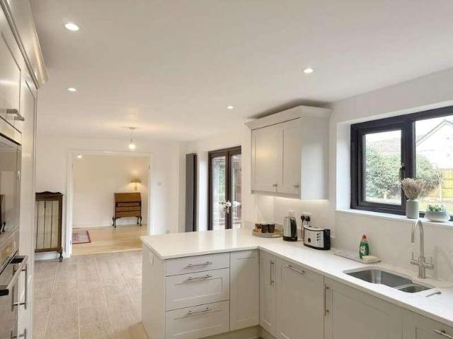 4 bed house for sale
