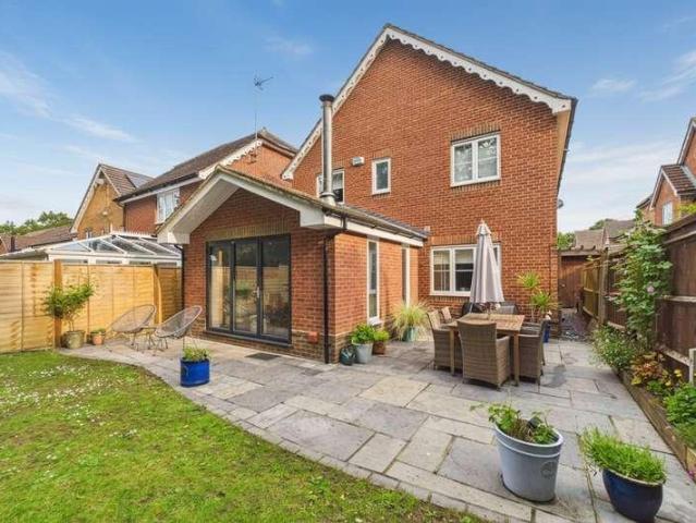 4 bed house for sale