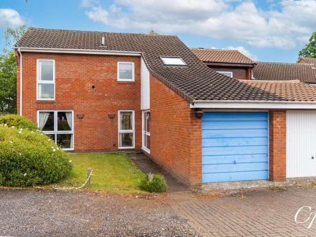 4 bed house for sale