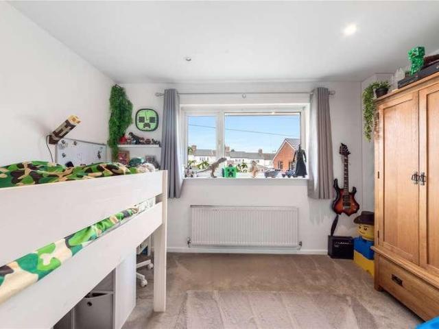 4 bed house for sale