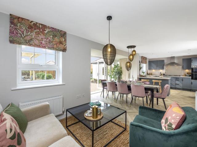 4 bed house for sale
