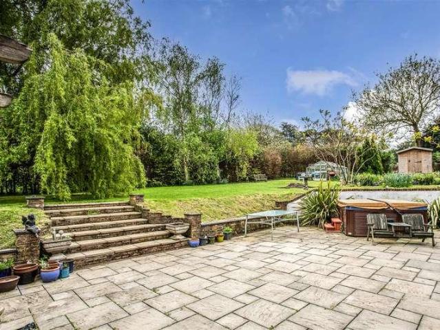 4 bed house for sale