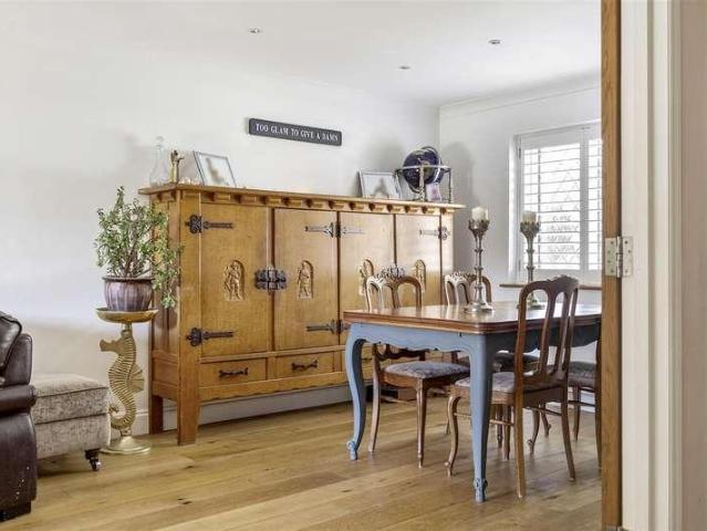 4 bed house for sale