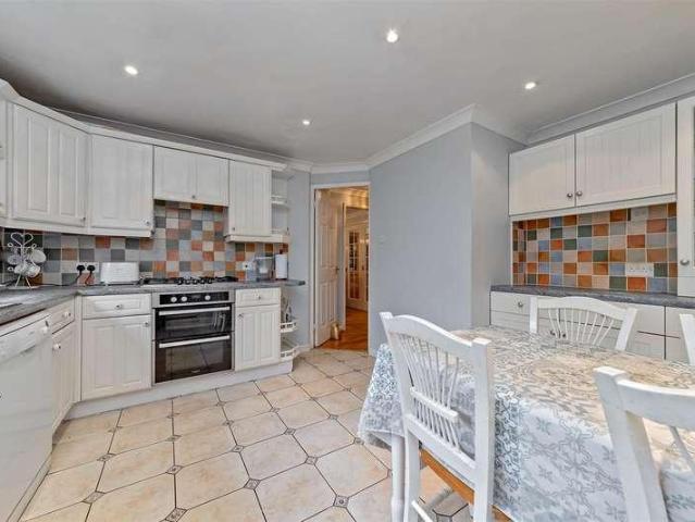 4 bed house for sale