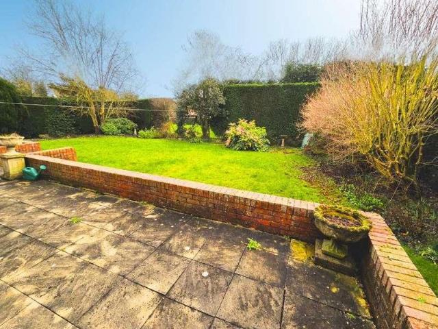 4 bed house for sale