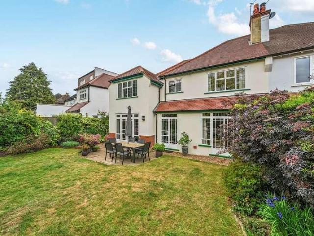 4 bed house for sale