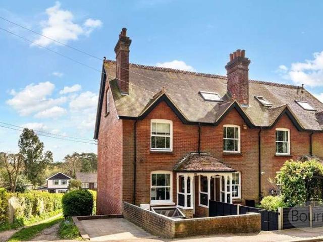 4 bed house for sale