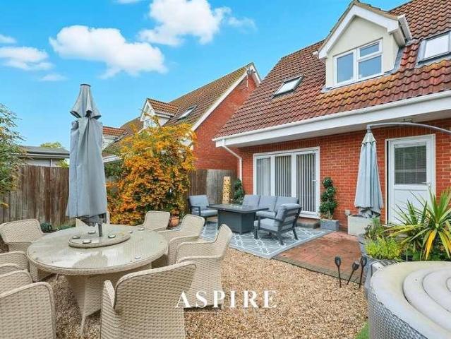 4 bed house for sale