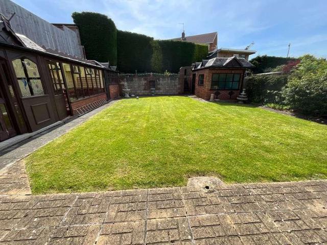 4 bed house for sale