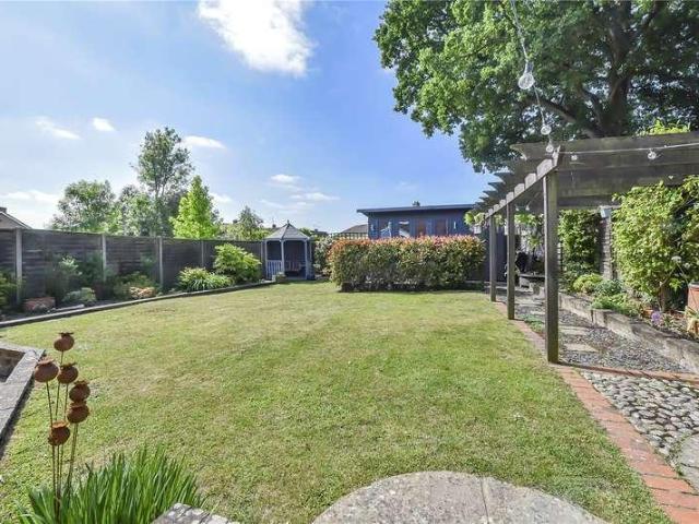 4 bed house for sale