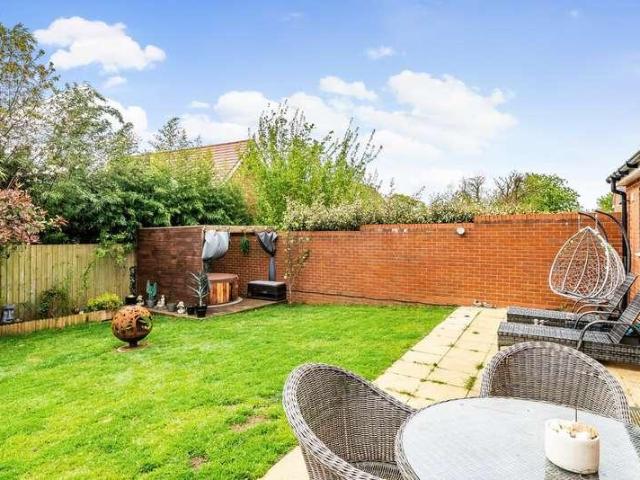 4 bed house for sale