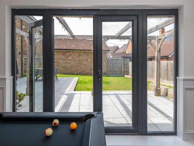 4 bed house for sale