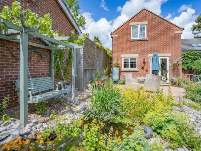 4 bed house for sale