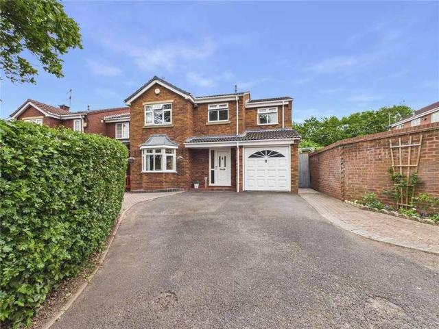 4 bed house for sale