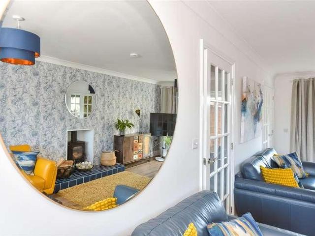 4 bed house for sale