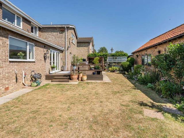 4 bed house for sale