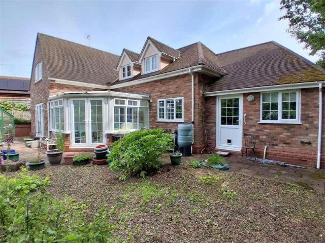 4 bed house for sale