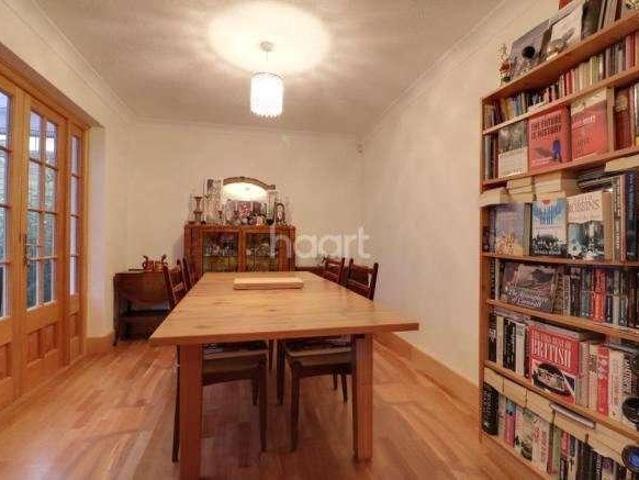 4 bed house for sale