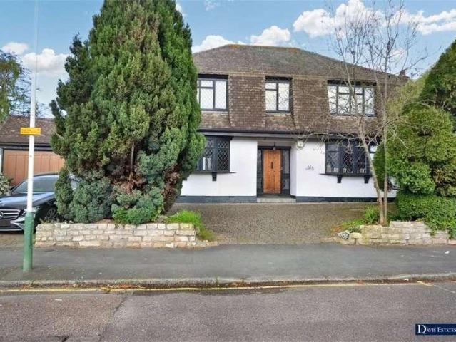4 bed house for sale