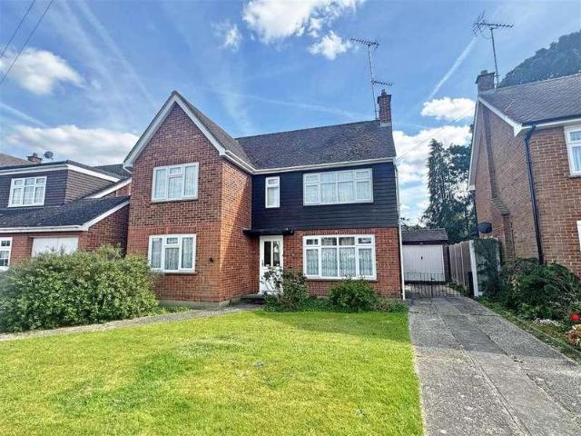 4 bed house for sale