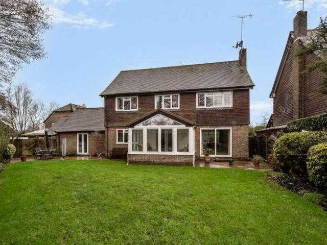 4 bed house for sale