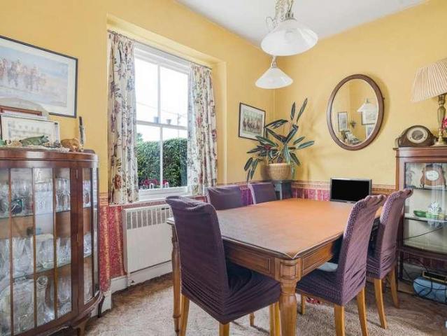 4 bed house for sale