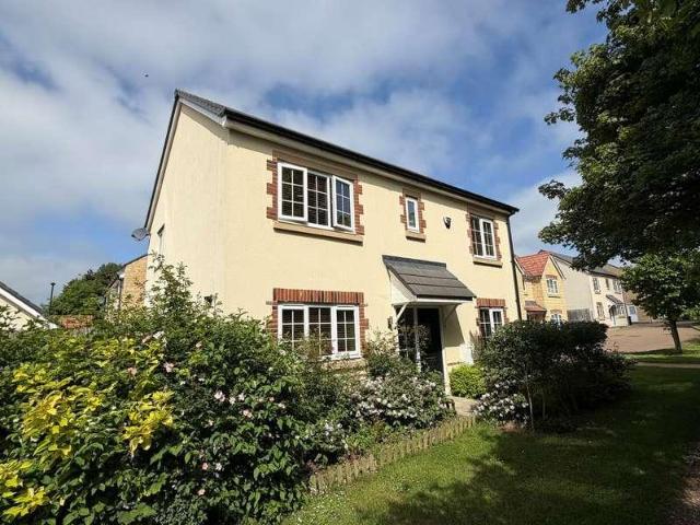 4 bed house for sale