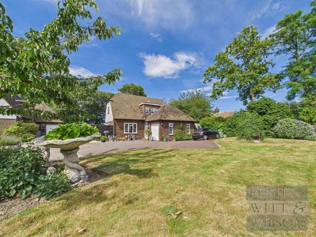 4 bed house for sale