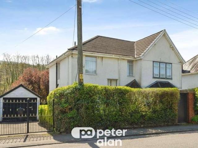 4 bed house for sale