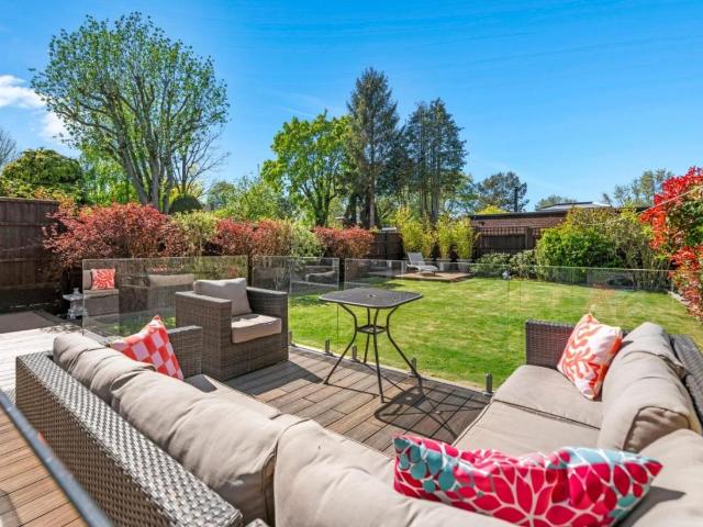 4 bed house for sale
