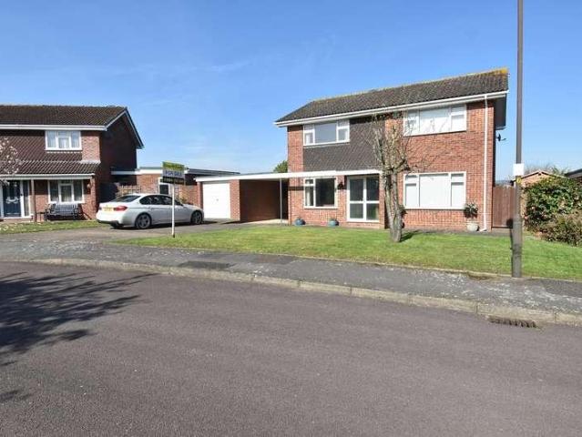 4 bed house for sale