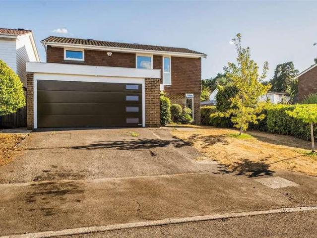 4 bed house for sale