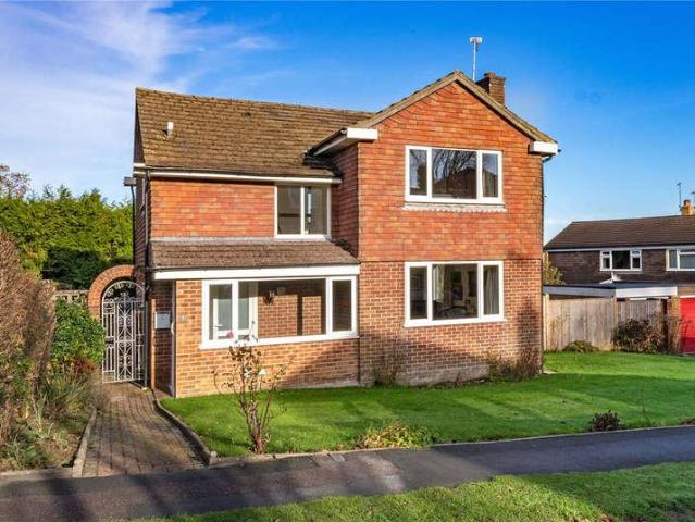 4 bed house for sale