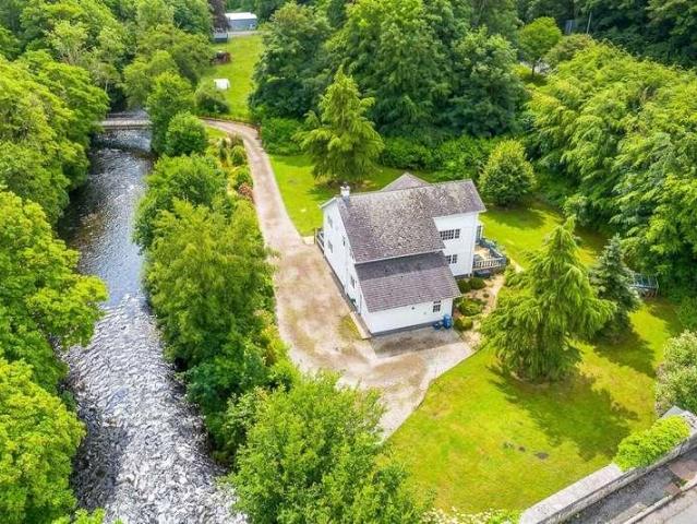 4 bed house for sale