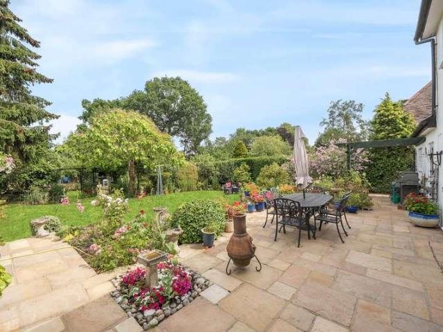 4 bed house for sale