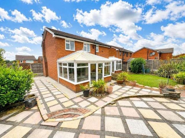 4 bed house for sale