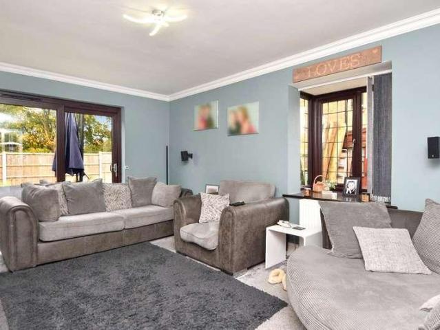 4 bed house for sale