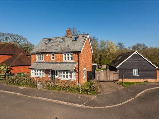 4 bed house for sale