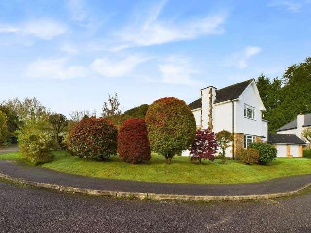 4 bed house for sale