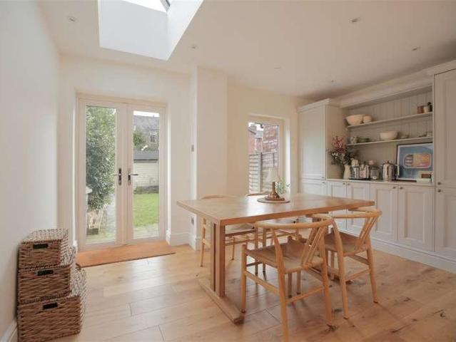 4 bed house for sale