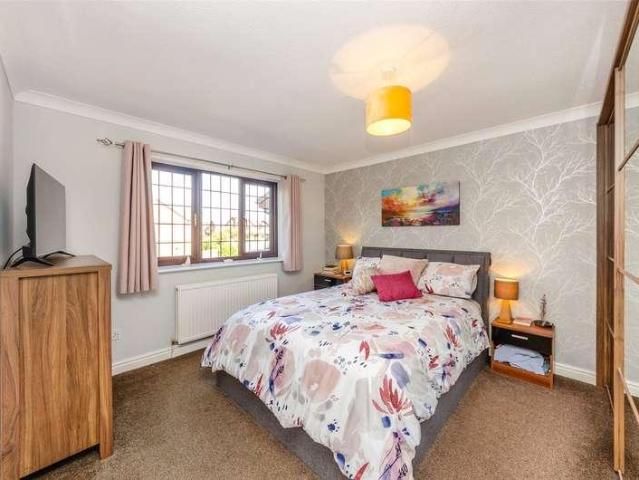 4 bed house for sale